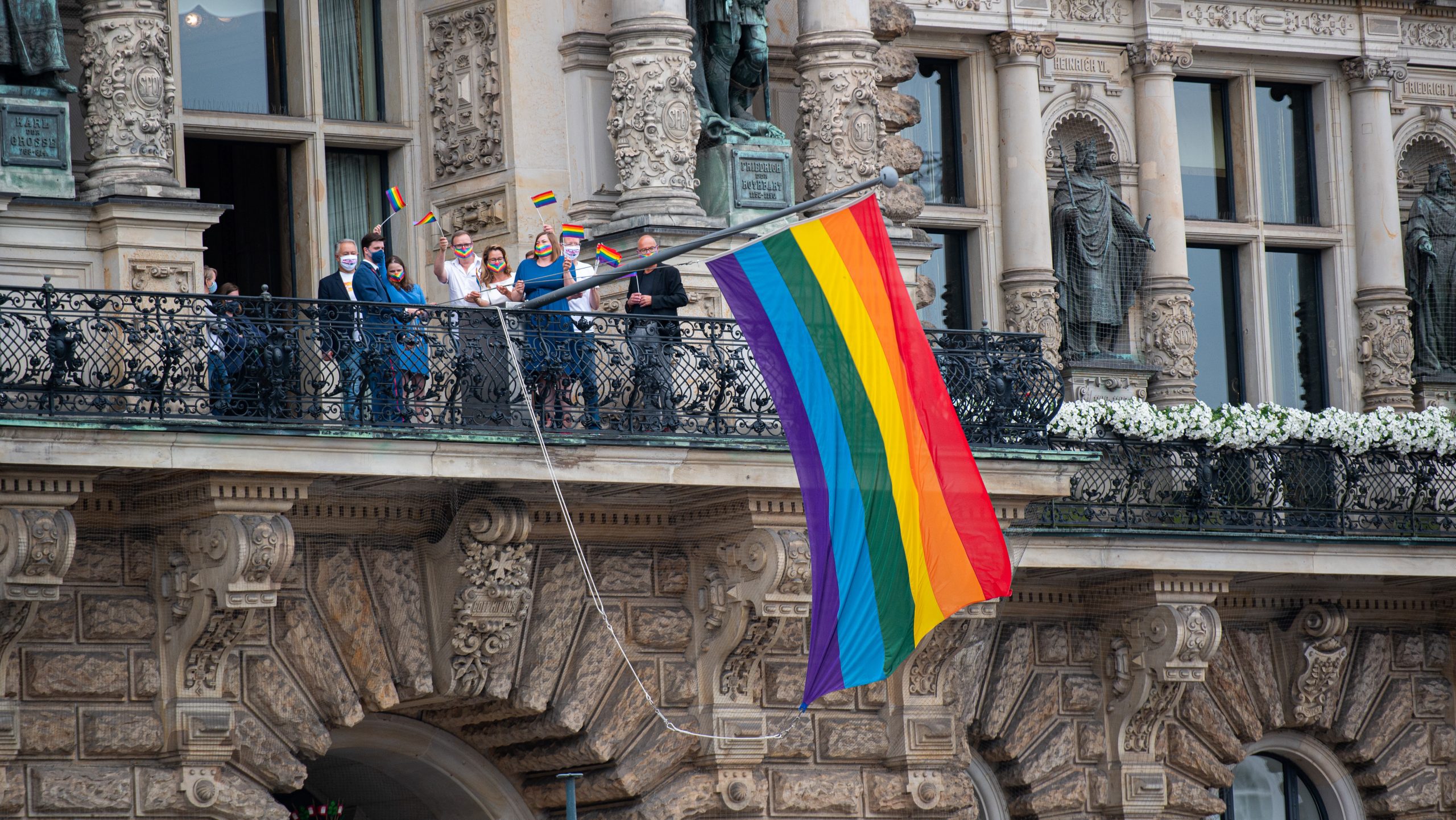 Csd Das Hat Es Mit Der Regenbogenfahne Auf Sichpride Symbol Das Hat